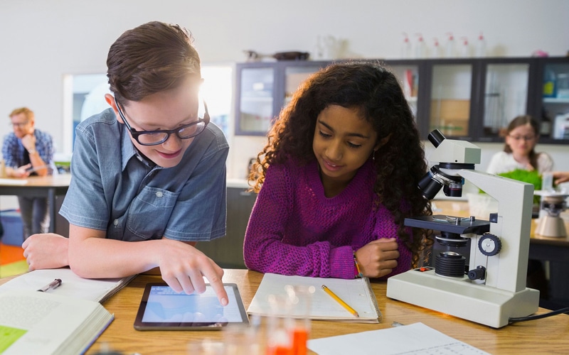 Using A Microscope 101: Important Microscope Parts & Functions